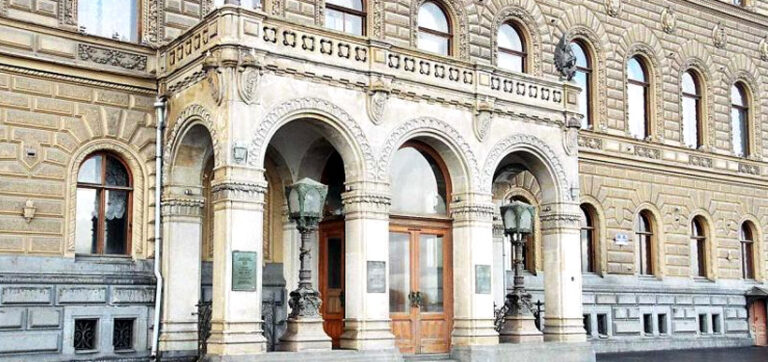 5 Amazing Masterpieces of Neo-Renaissance Architecture ...